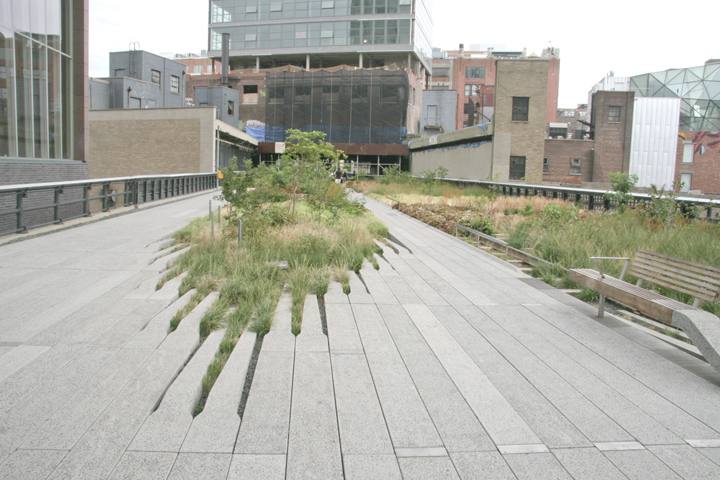 The New York High Line. Architects: James Corner Field Operations with ...