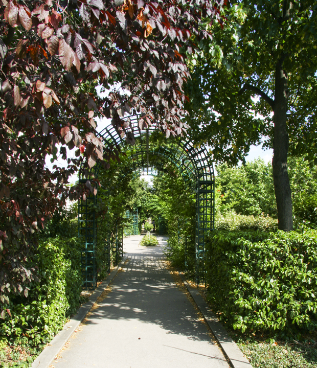Promenade Plantée, Paris. Landscape Architects: Jacques Vergely and ...
