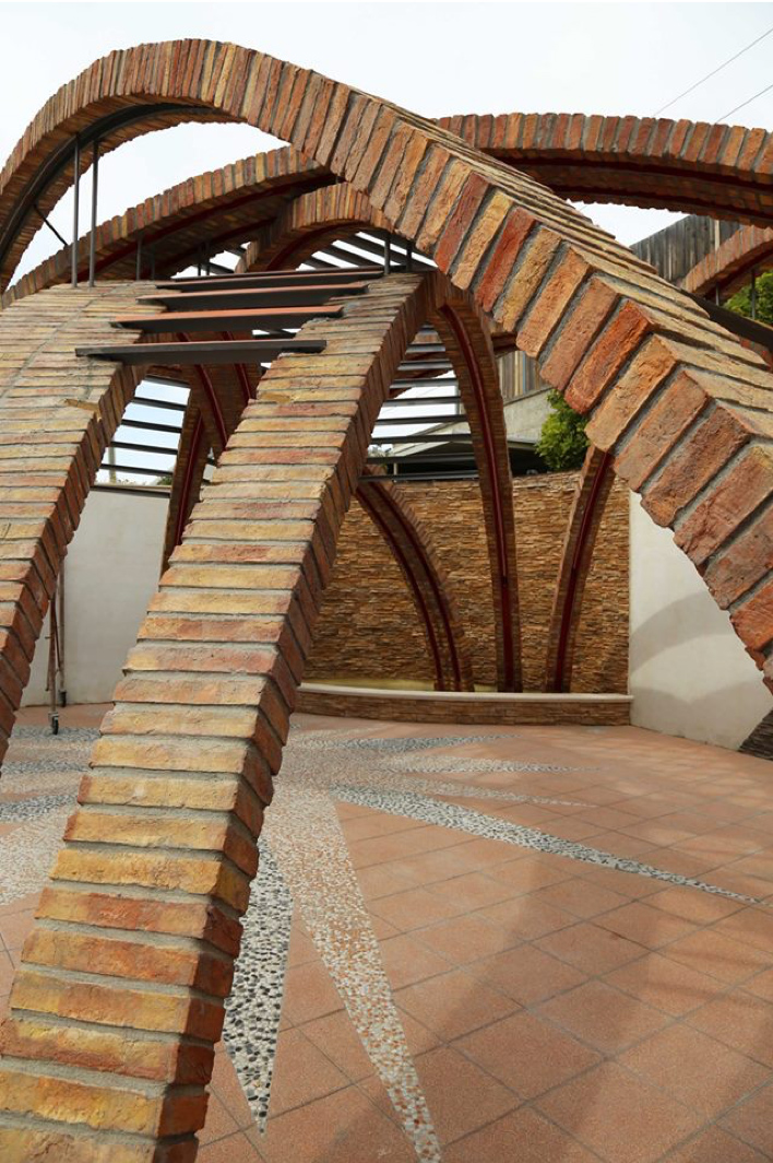 Bricks Arc – ArchiDocu